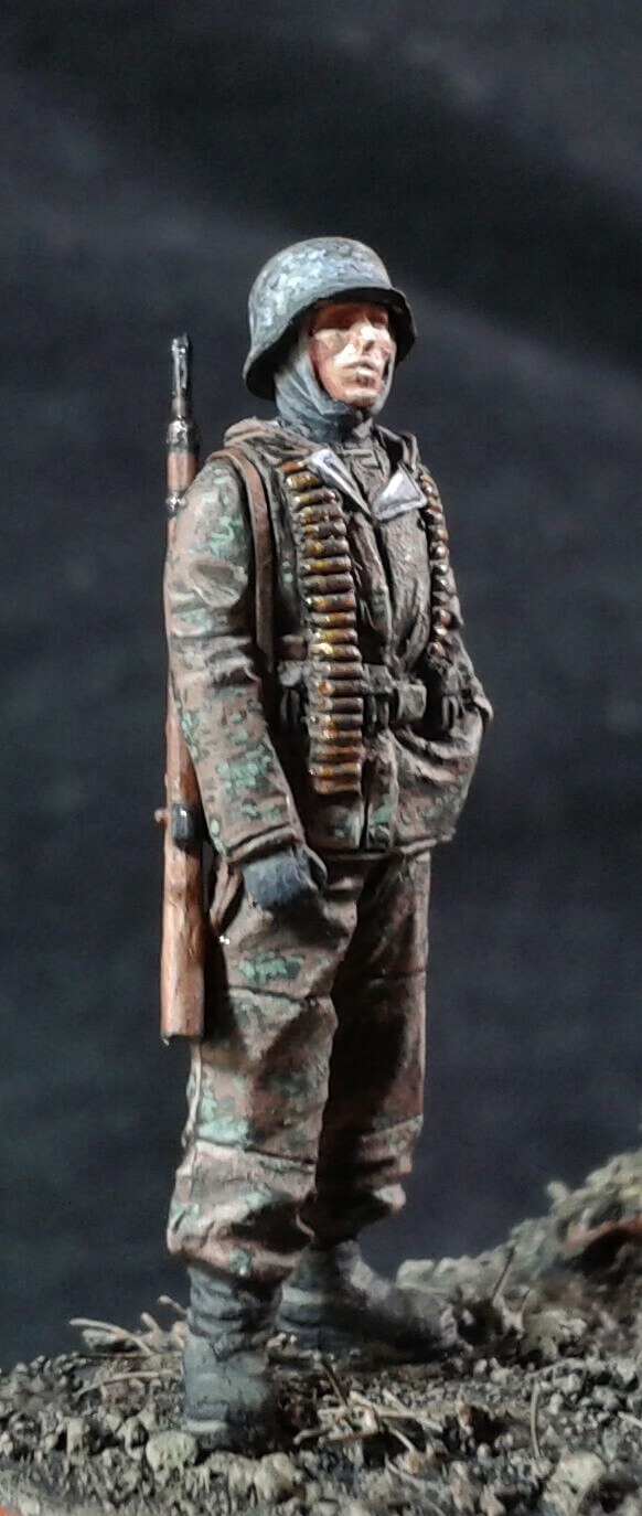 72-08 German MG team in winter dress – Black Army Modells